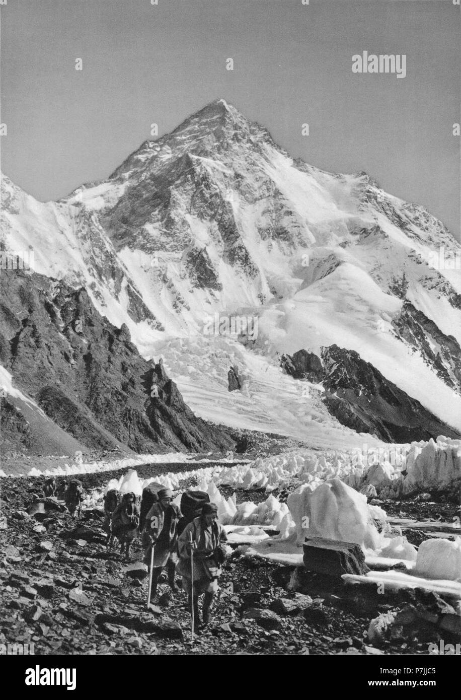 Godwin austen glacier hi-res stock photography and images - Alamy