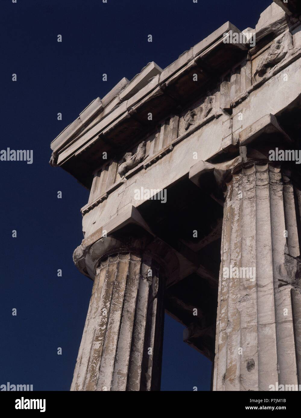 PARTENON - COLUMNAS. Location: ACROPOLIS, ATHENS, GREECE Stock Photo ...