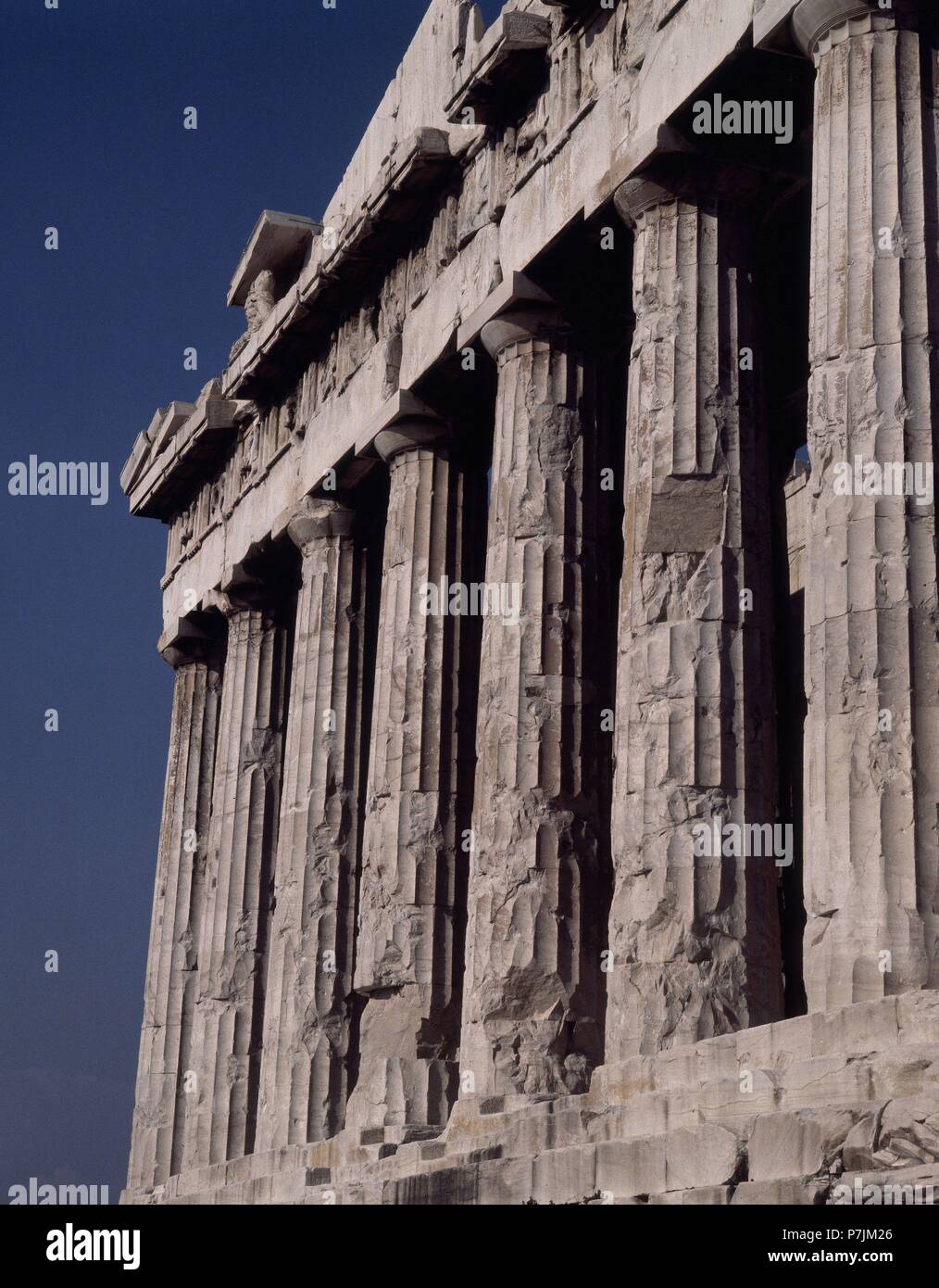 PARTENON - COLUMNAS DEL FRONTAL PRINCIPAL. Location: ACROPOLIS, ATHENS ...