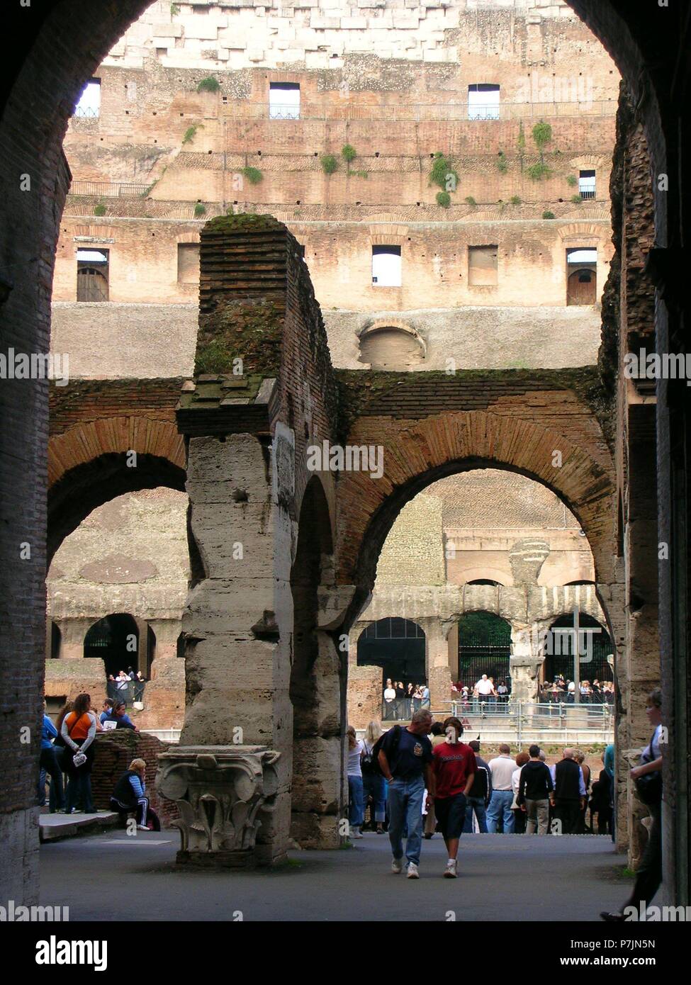 INTERIOR DEL COLISEO ROMANO CONSTRUIDO EN EL SIGLO I. Location ...