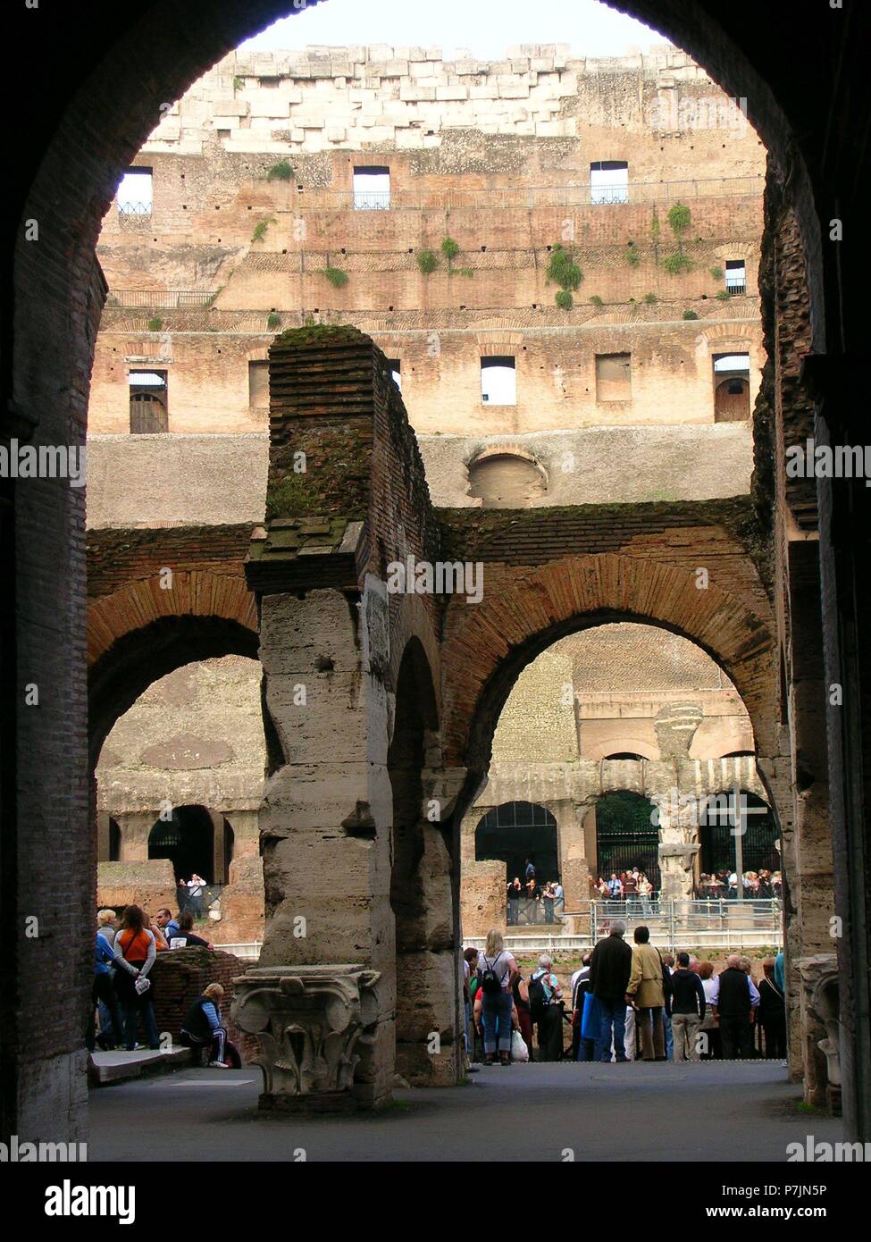 INTERIOR DEL COLISEO ROMANO CONSTRUIDO EN EL SIGLO I. Location ...