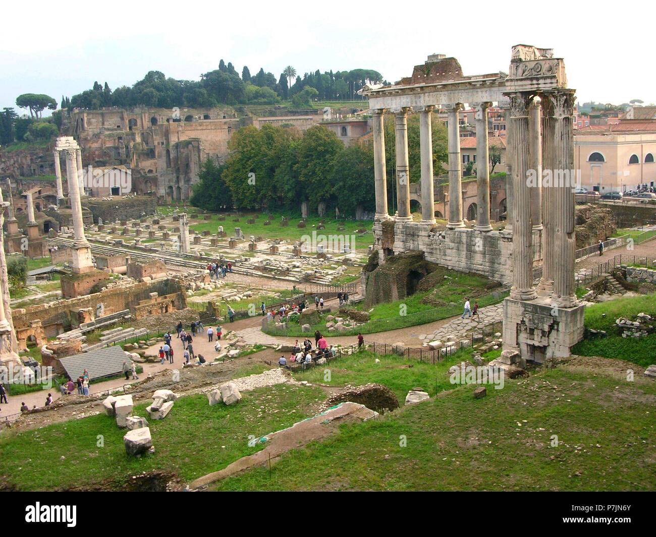 PORTICO HEXASTILO DEL TEMPLO DE SATURNO EN EL FORO ROMANO. Location ...