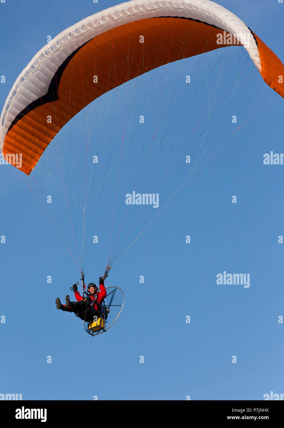 Paramotoring hi-res stock photography and images - Alamy