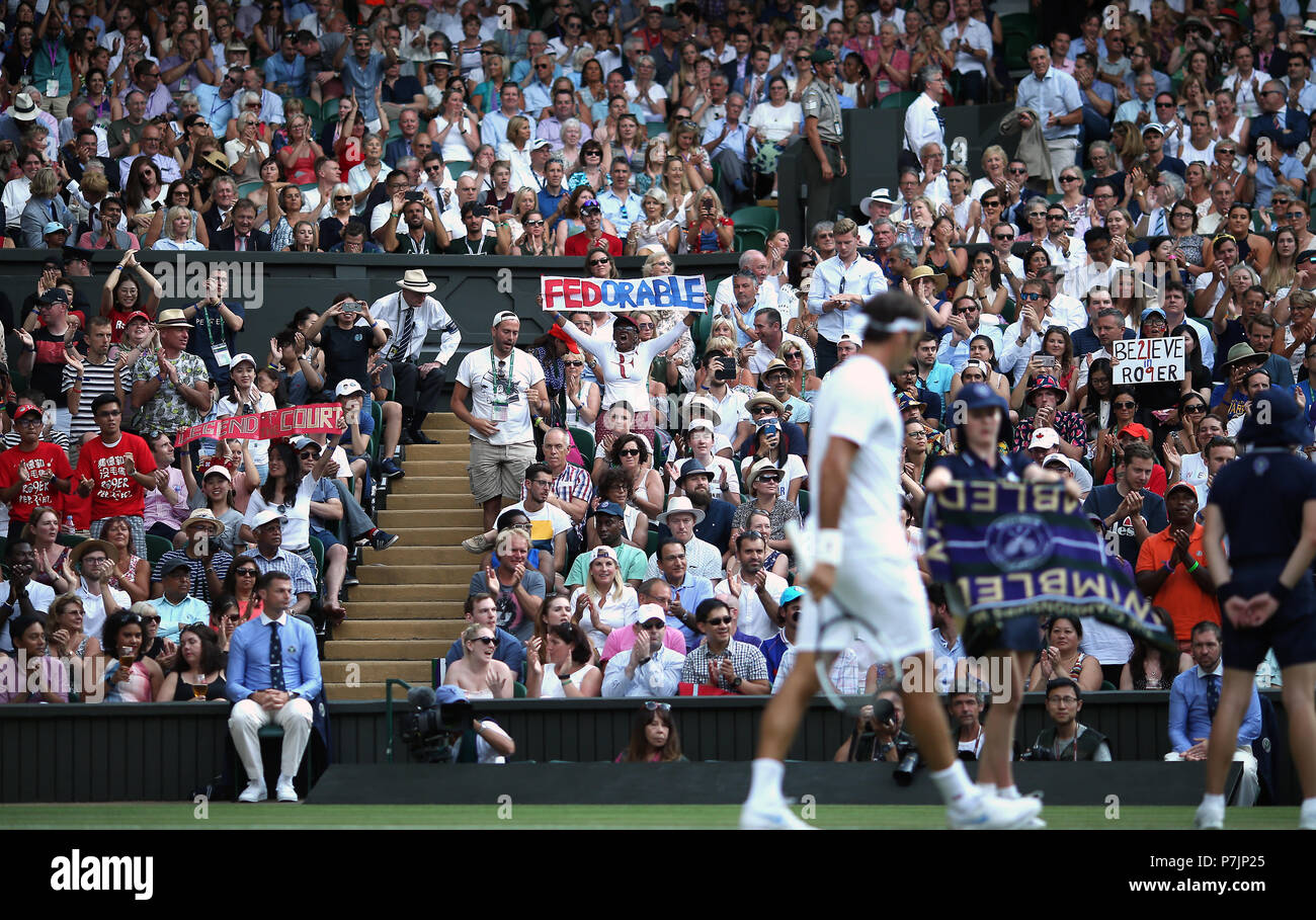 Wimbledon tennis sign general hi-res stock photography and images - Alamy