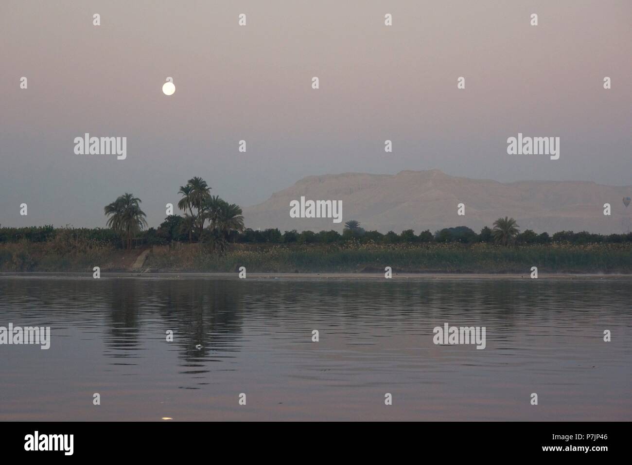 Rio nilo luxor hi-res stock photography and images - Alamy