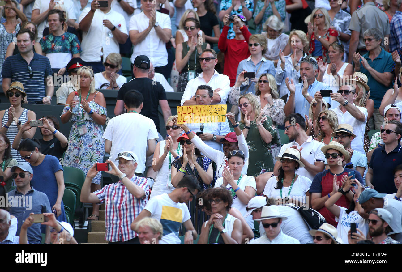 Wimbledon centre court sign 2018 hi-res stock photography and images ...