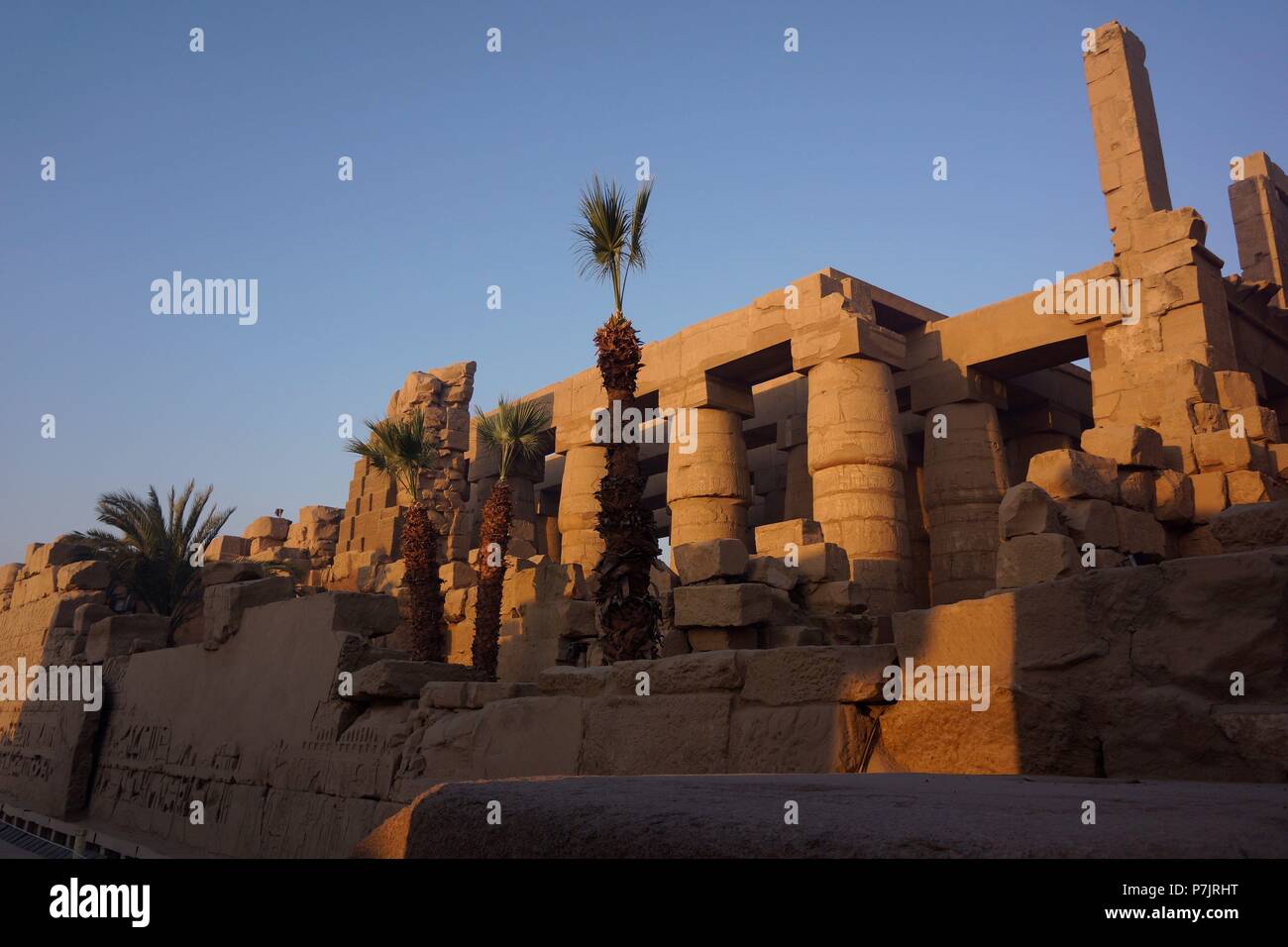 Templo de Karnak Stock Photo - Alamy