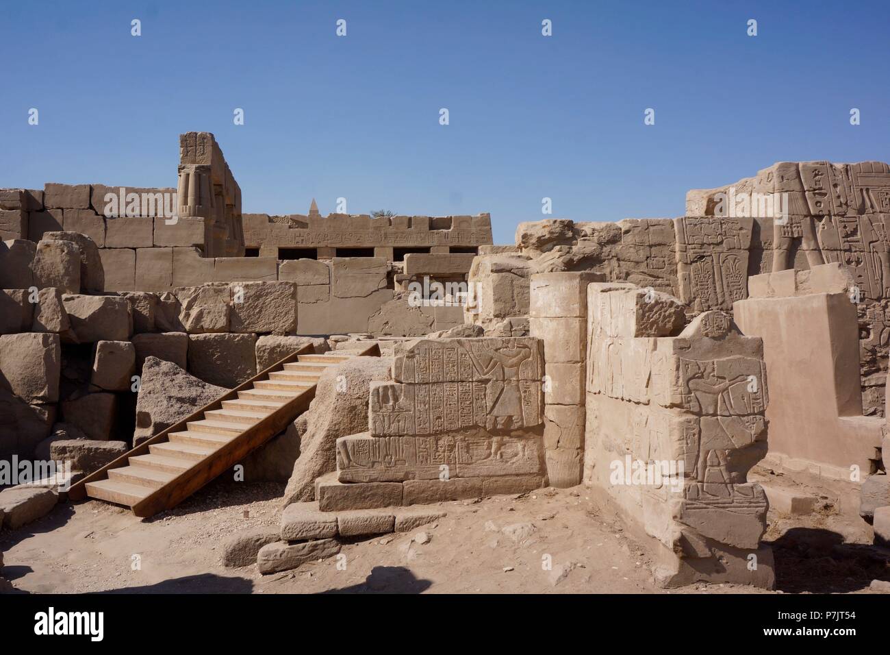 Karnak. Templo de Thutmose III. Templo de Tutmosis III (o Thutmose III ...