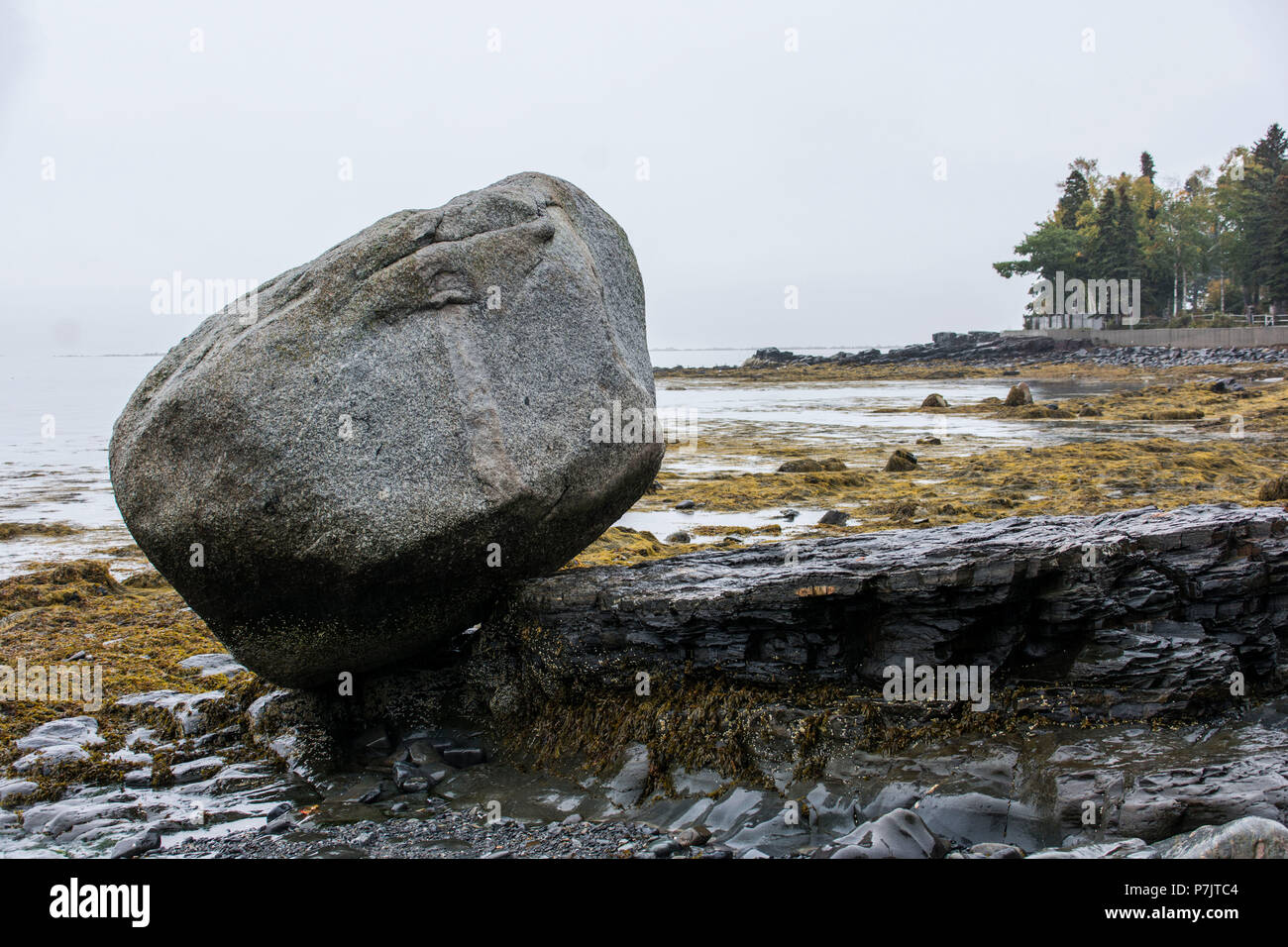 Harbor rocks hi-res stock photography and images - Alamy
