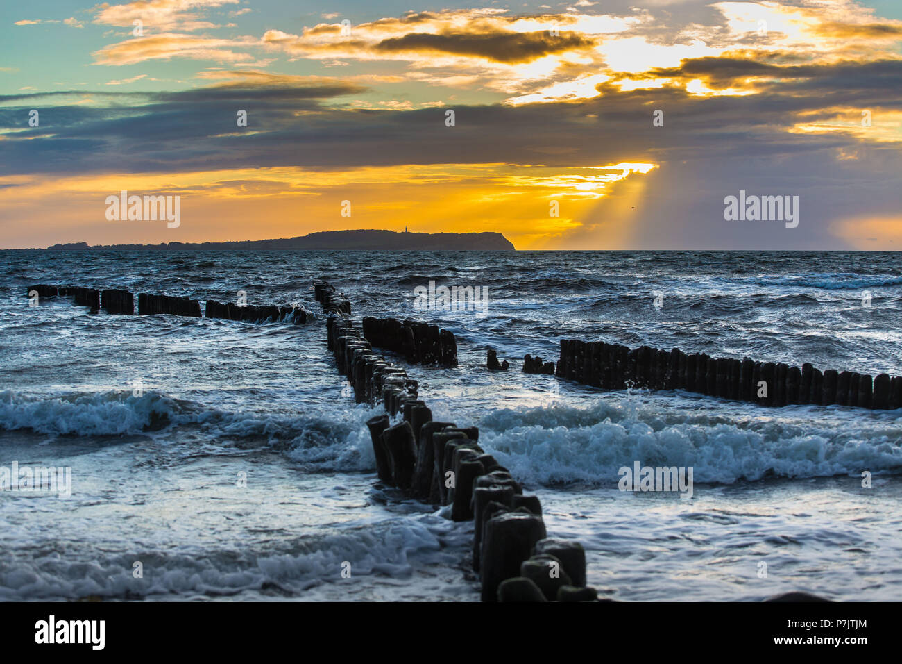 X shaped crossing hi-res stock photography and images - Alamy