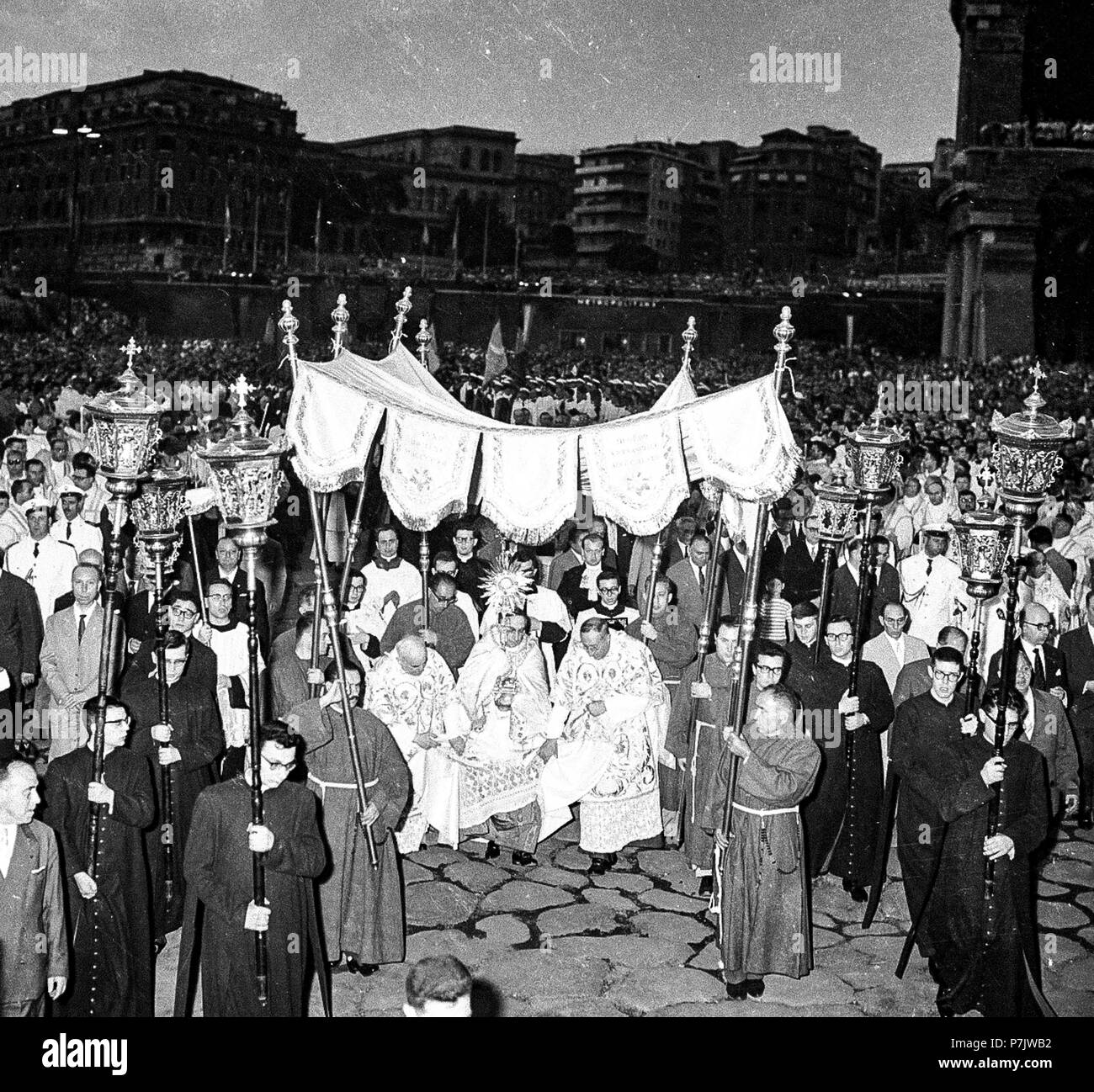 Fotografia felici felici pope hi-res stock photography and images - Alamy