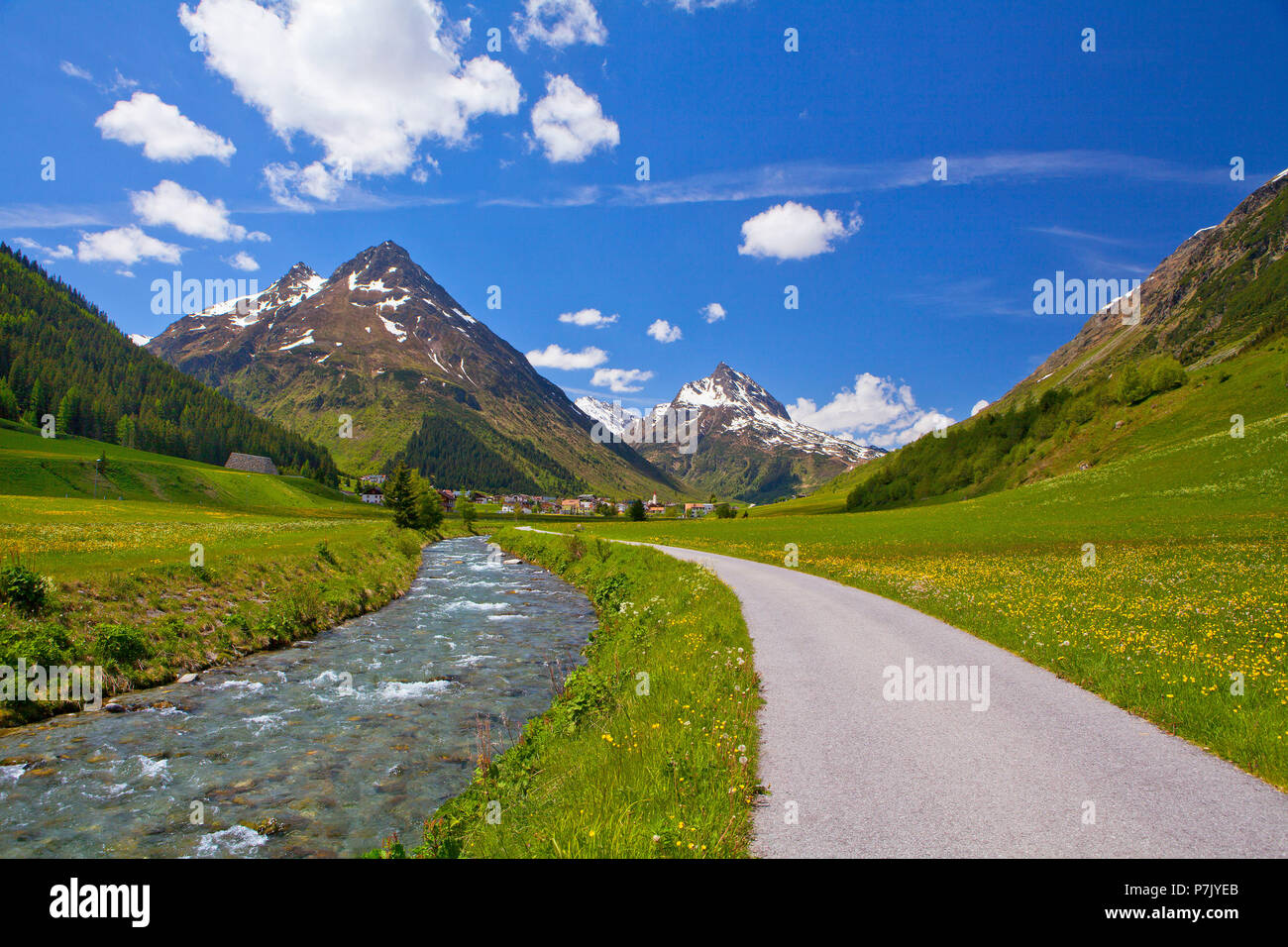Clear brook street hi-res stock photography and images - Alamy