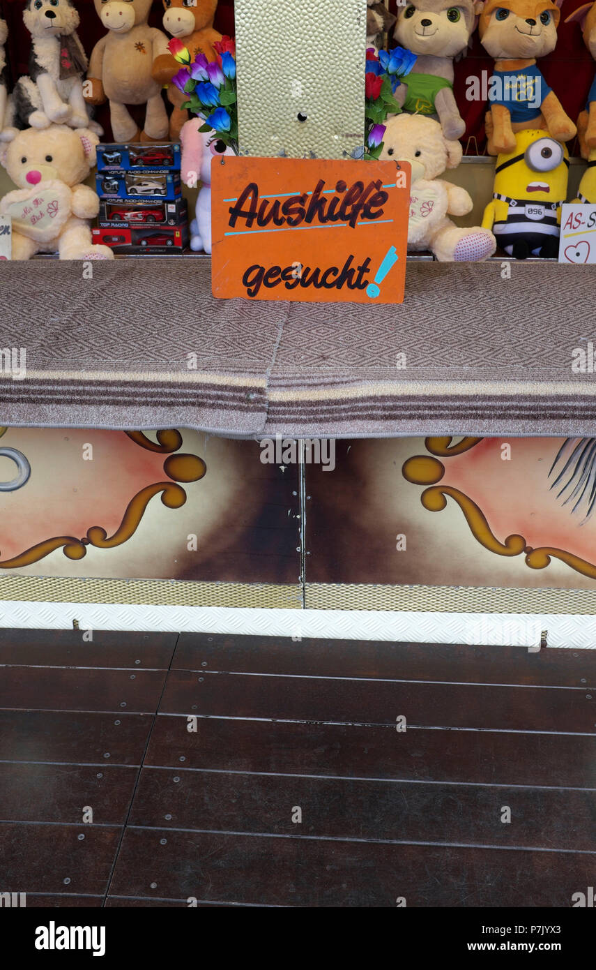 Hamburger Dom - temporary help wanted Stock Photo - Alamy