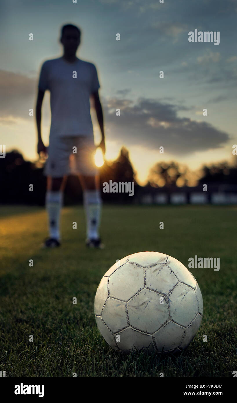 Football penalty waiting hi-res stock photography and images - Alamy
