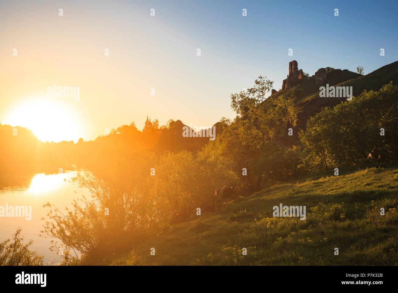 Yellow beautiful light hi-res stock photography and images - Alamy