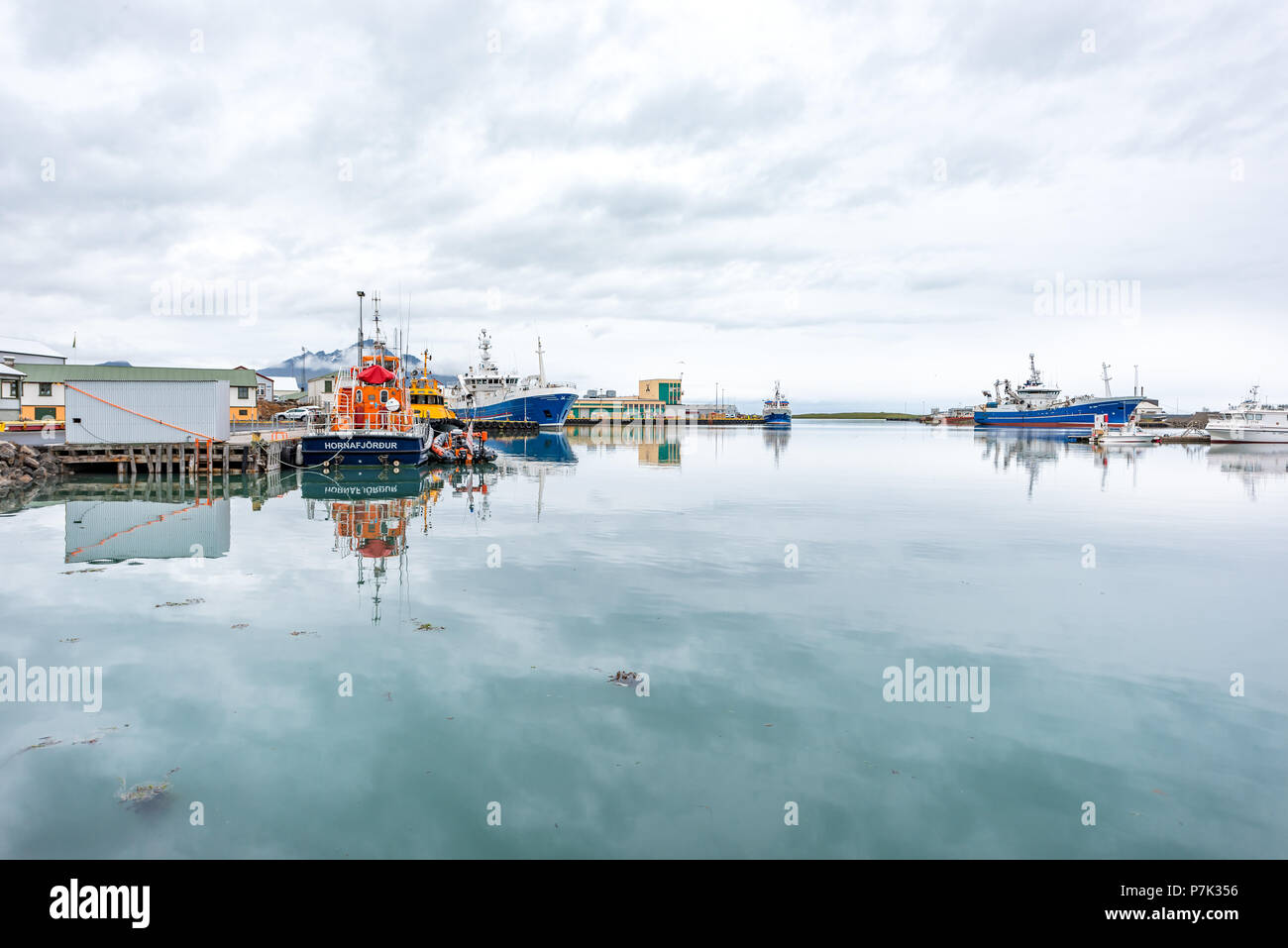 Ships floating water surface hi-res stock photography and images - Alamy