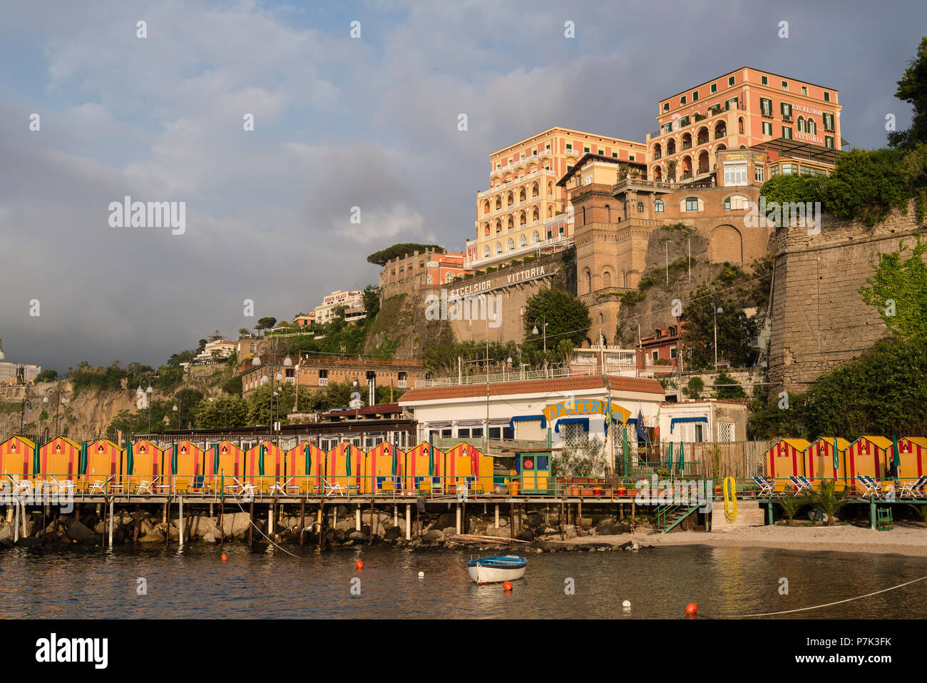Beach changing rooms and Clifftop grand hotels, Sorrento, Italy Stock ...