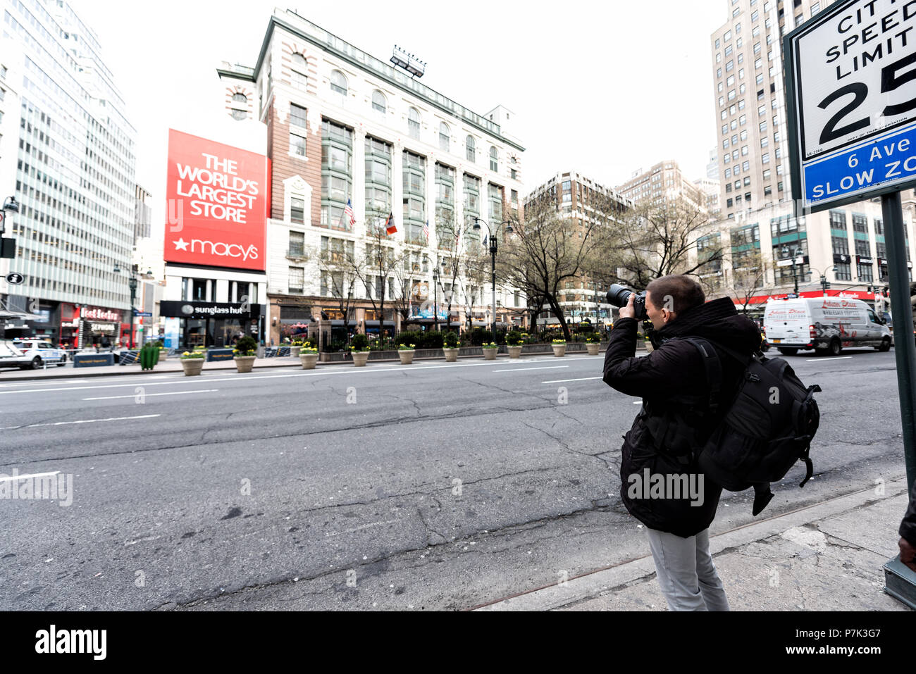 34th street manhattan camera hi-res stock photography and images - Alamy