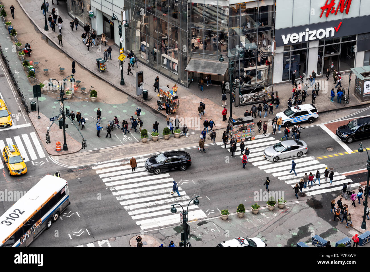 Verizon store road hi-res stock photography and images - Alamy