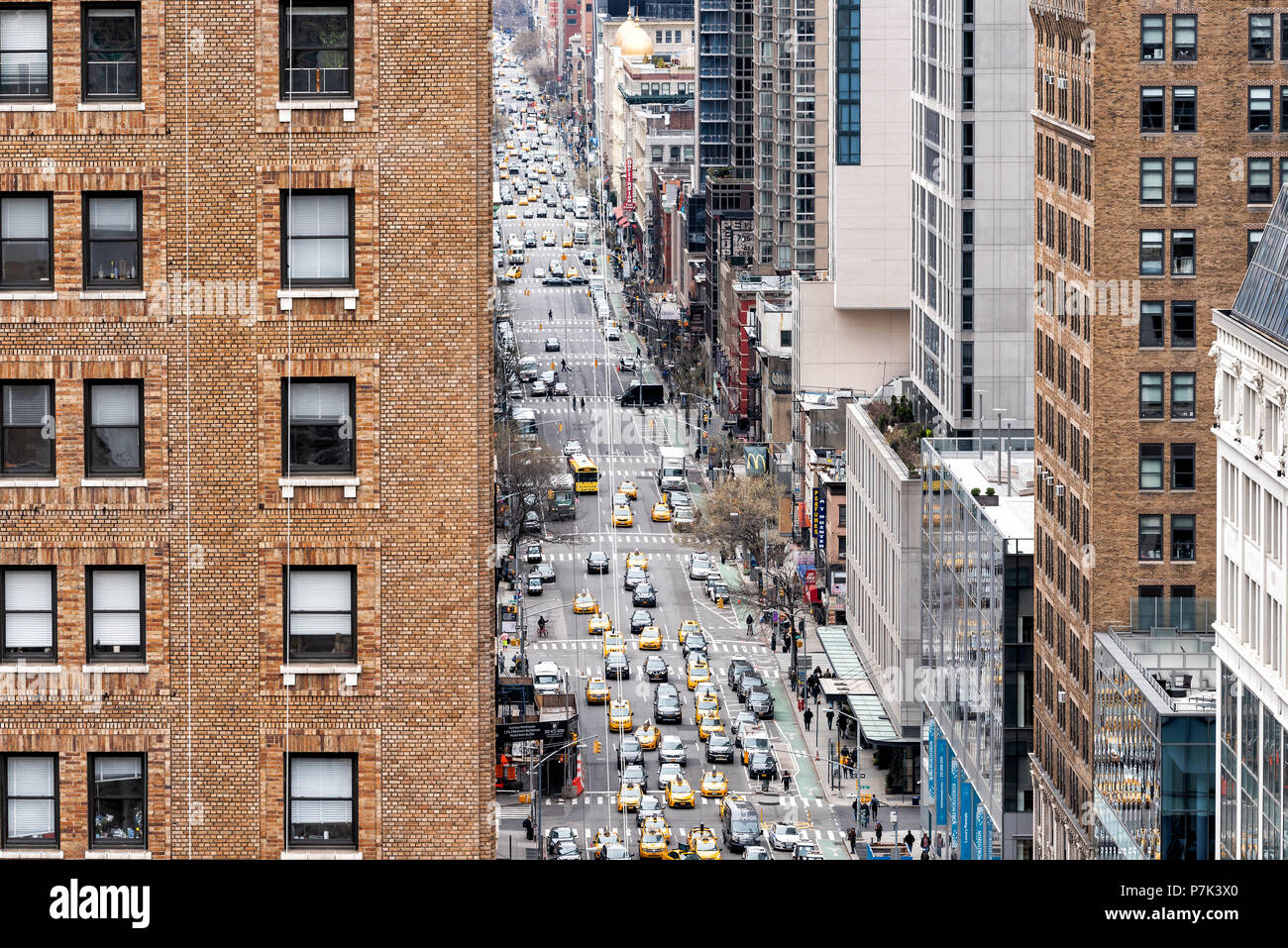 Streetscape car people hi-res stock photography and images - Alamy