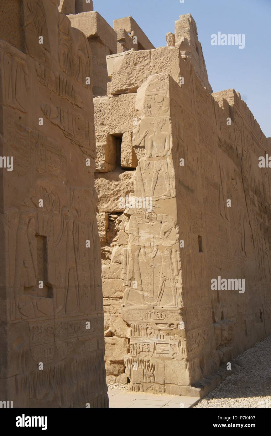 Karnak. Templo de Thutmose III. Templo de Tutmosis III (o Thutmose III ...