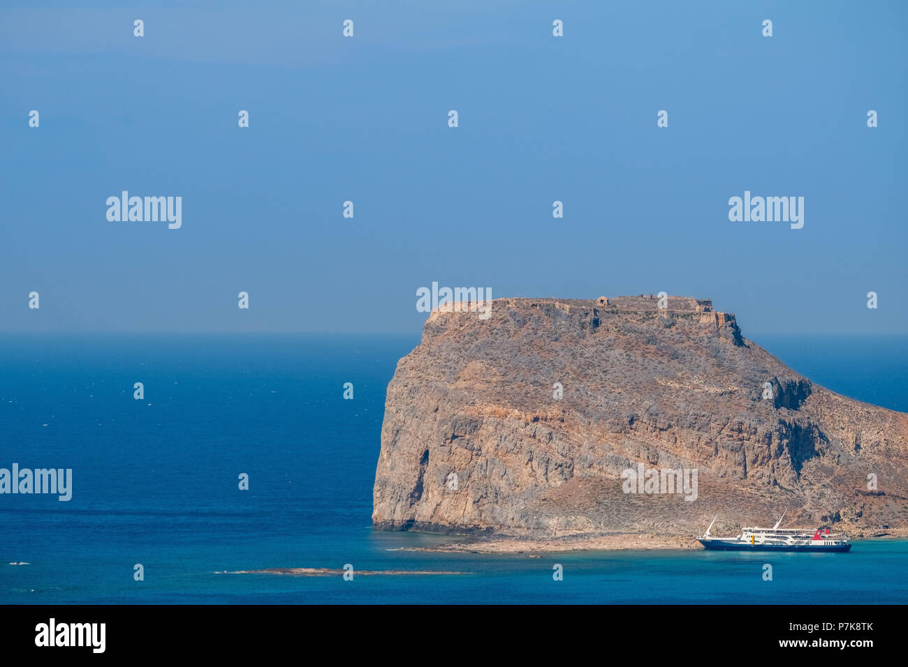 View of the dream beach of Balos, behind Gramvoussa island, Balos Beach ...