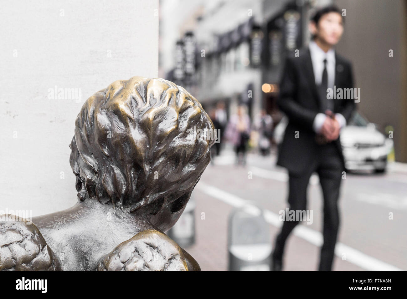 Suit statue hi-res stock photography and images - Alamy