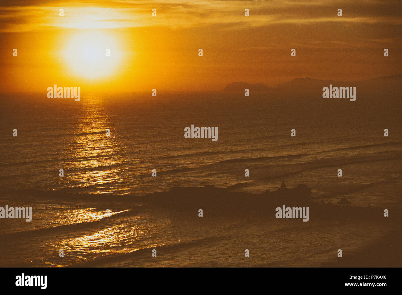 Beautiful blazing sunset above the ocean with waves. Perfect background ...