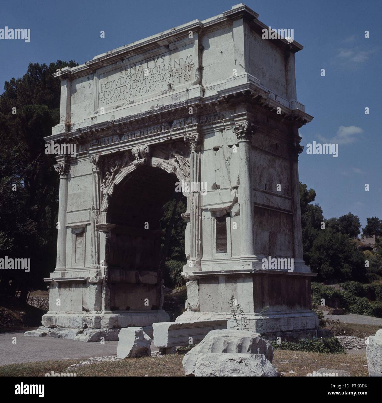 ARCO DE TITO CONSTRUIDO EN EL AÑO 81 DC. Location: ARCO DE TITO, ITALIA ...