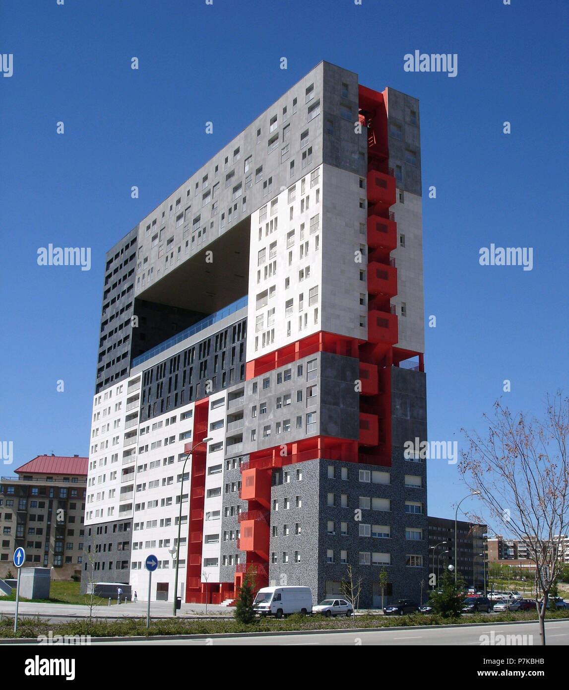 EDIFICIO MIRADOR EN SANCHINARRO - 2004. Author: LLEO BLANCA / ESTUDIO MVRDV. Location: EDIFICIO ...