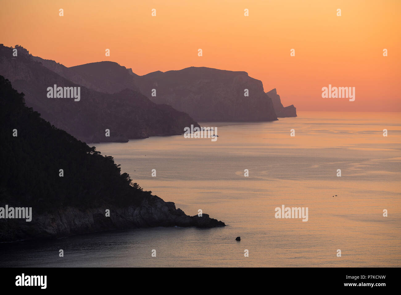 Sunset on the West coast at Banyalbufar, Mallorca, Balearic Islands ...