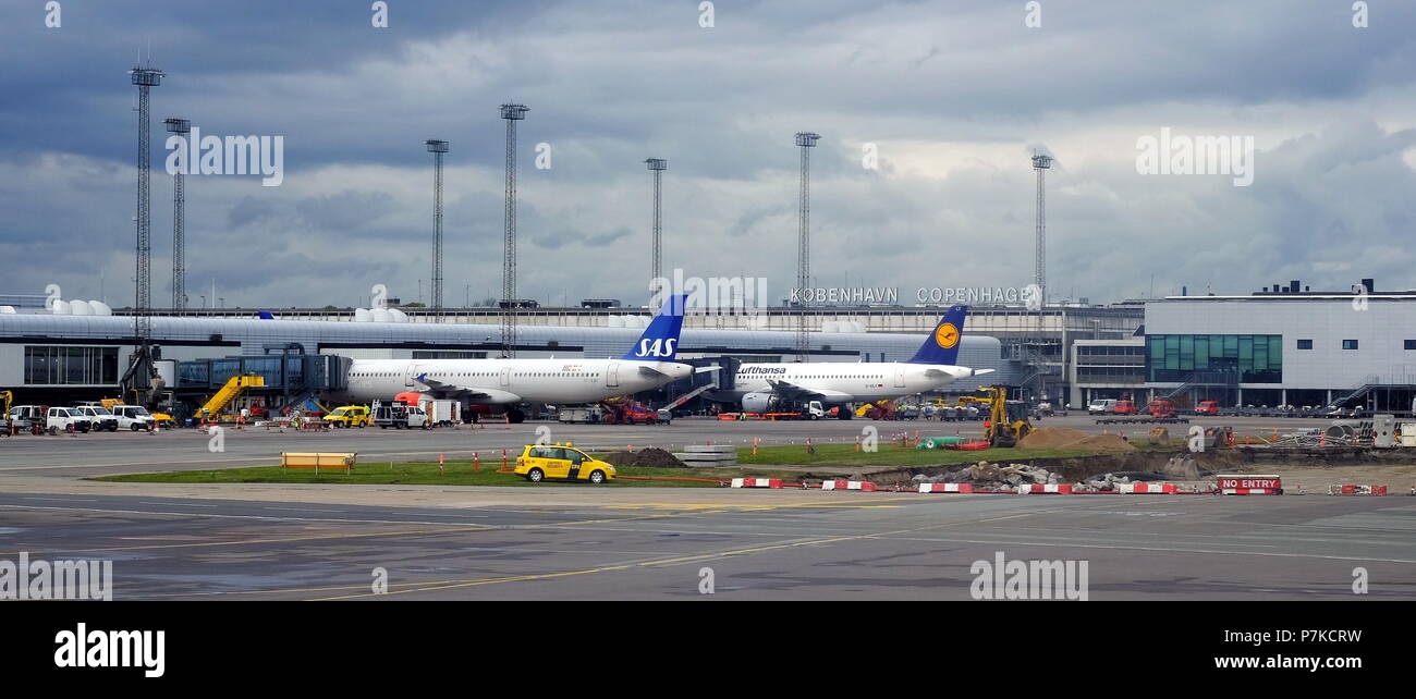 SAS planes at Copenhagen Kastrup Airport Stock Photo - Alamy