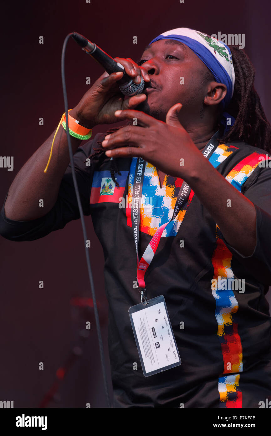 Haitian singer hi-res stock photography and images - Alamy