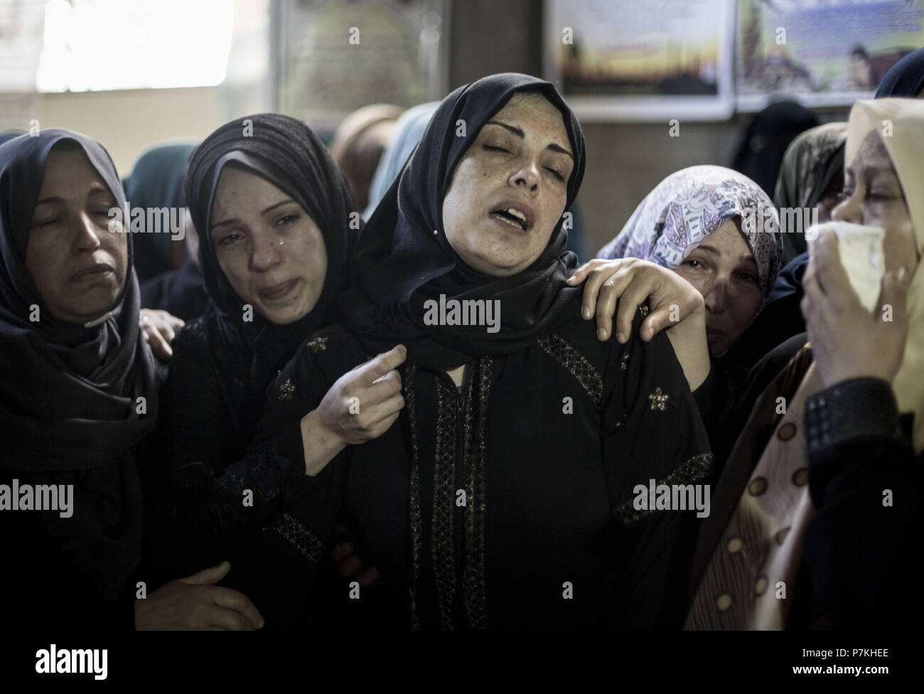 Gaza City, The Gaza Strip, Palestine. 7th July, 2018. Relatives of ...