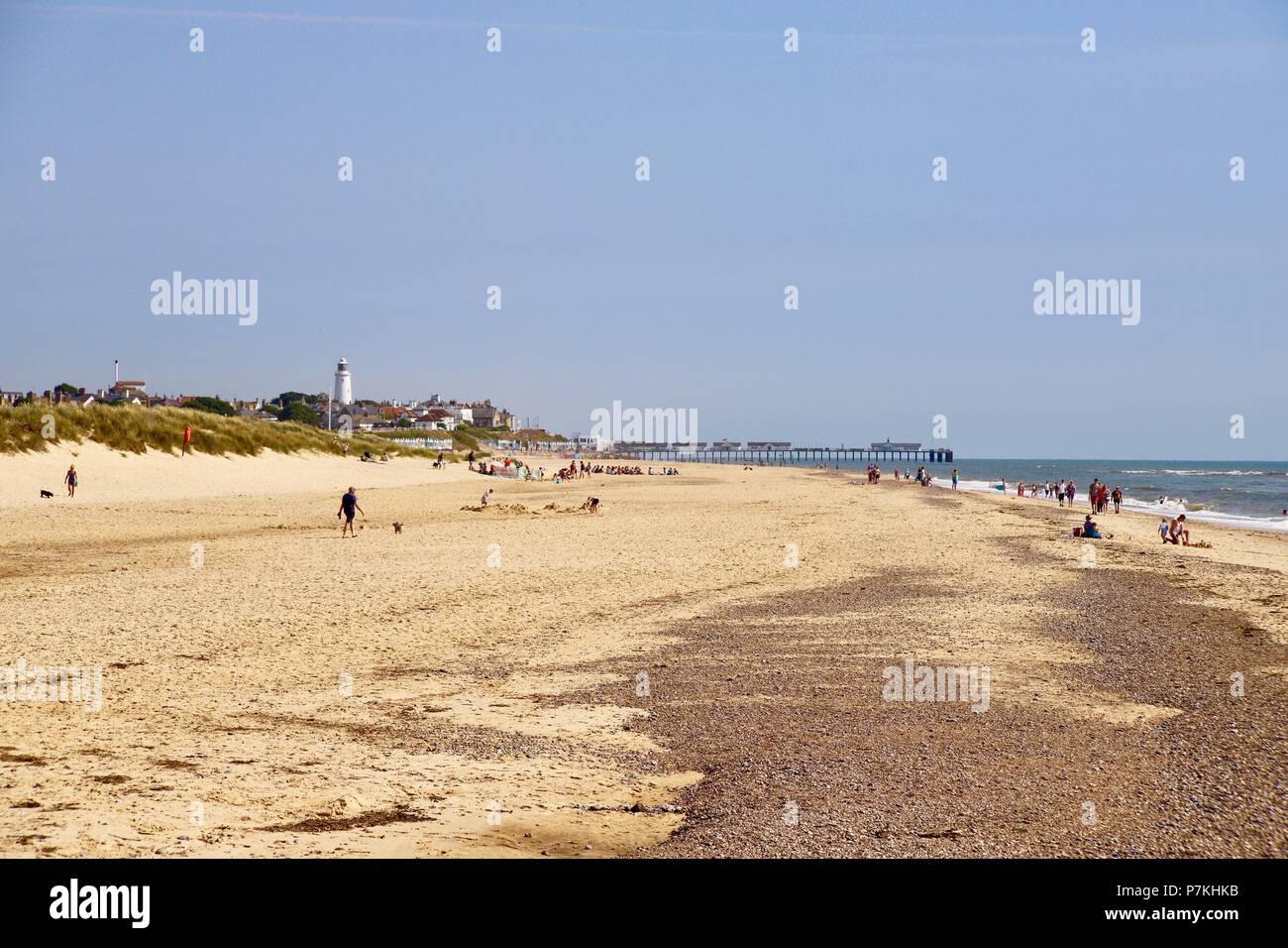 Suffolk, UK. 7th July 2018. UK Weather: People enjoying the summer ...