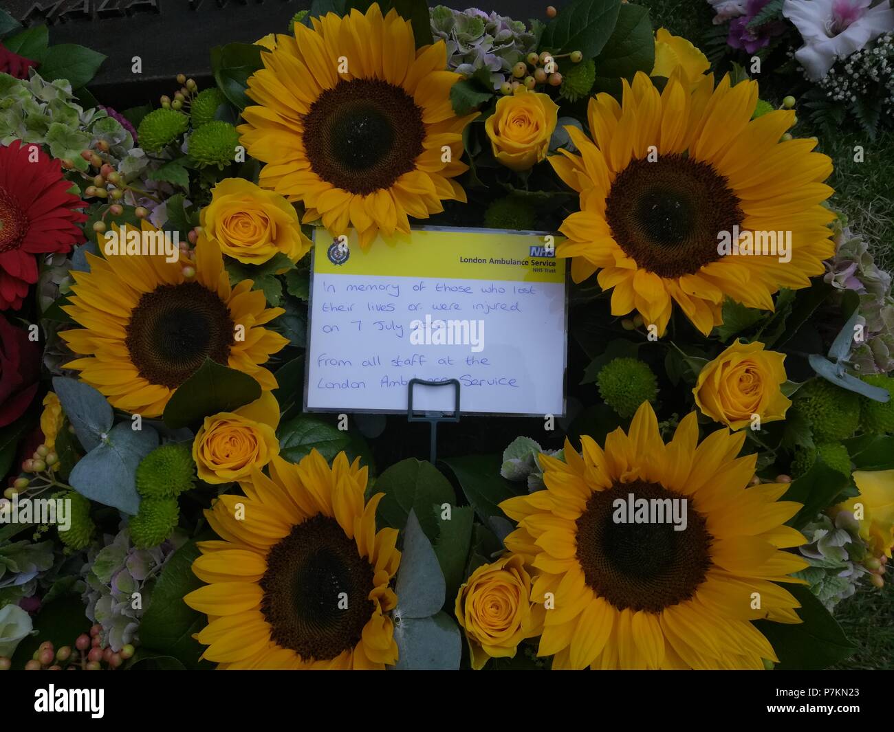 People pay tribute to the 13th anniversary of 7/7 terrorist attack in ...