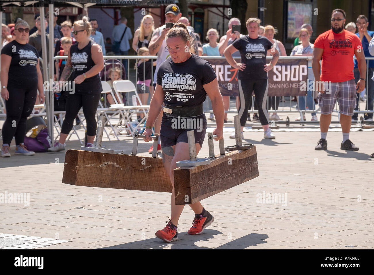 Strongman competition female hi-res stock photography and images - Alamy