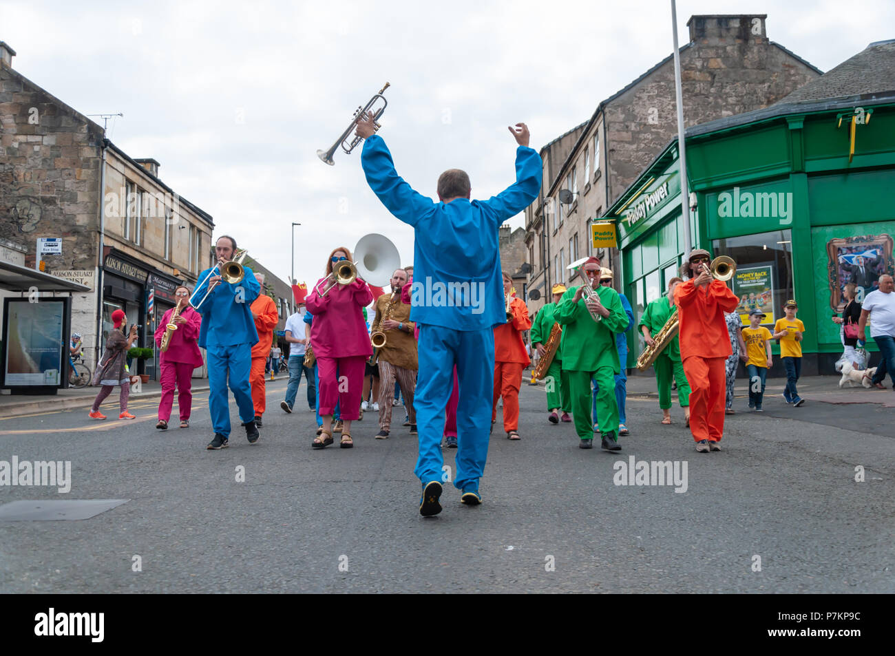 Paisley, Scotland, UK. 7th July, 2018. Musicians wearing colourful ...