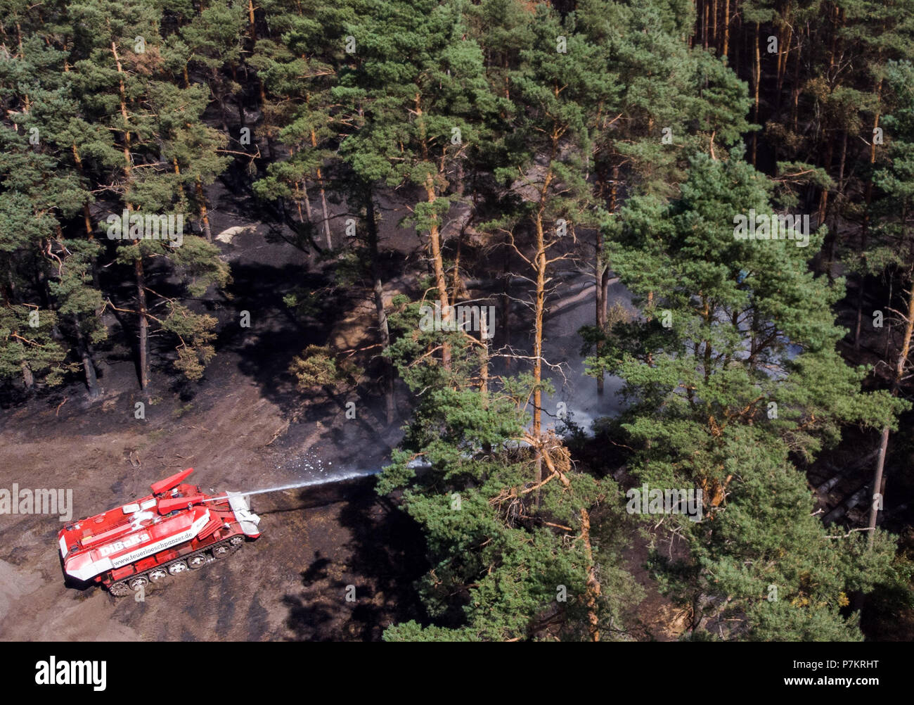 Gross Laasch, Germany. 06th July, 2018. A fire fighting tank ...