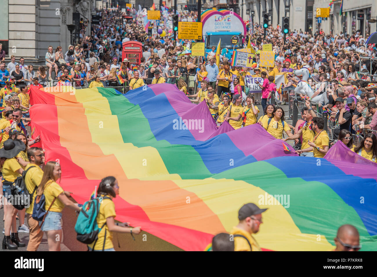 Giant pride flag hi-res stock photography and images - Alamy