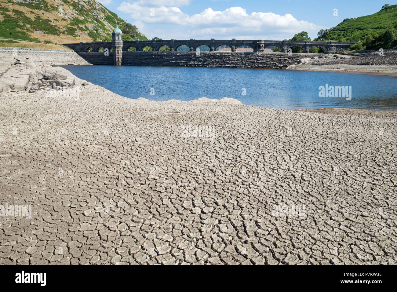 Low water levels in dam hi-res stock photography and images - Alamy