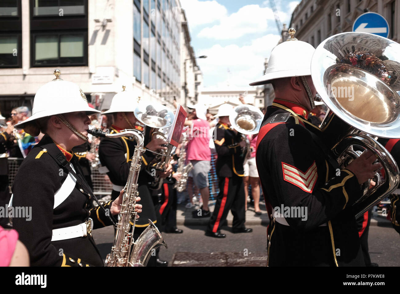 Marching band marchers hi-res stock photography and images - Alamy