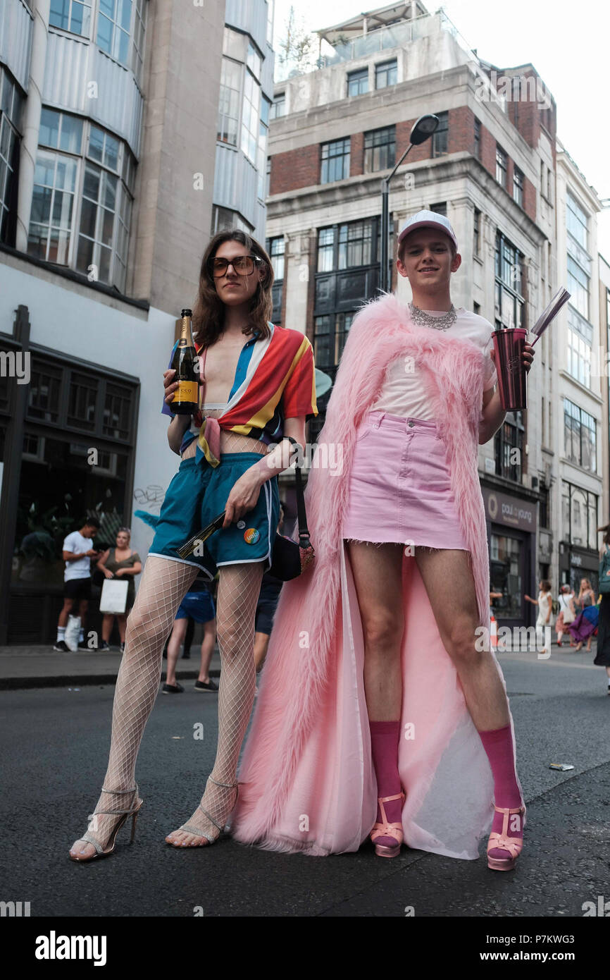 Smoking royals hi-res stock photography and images - Alamy