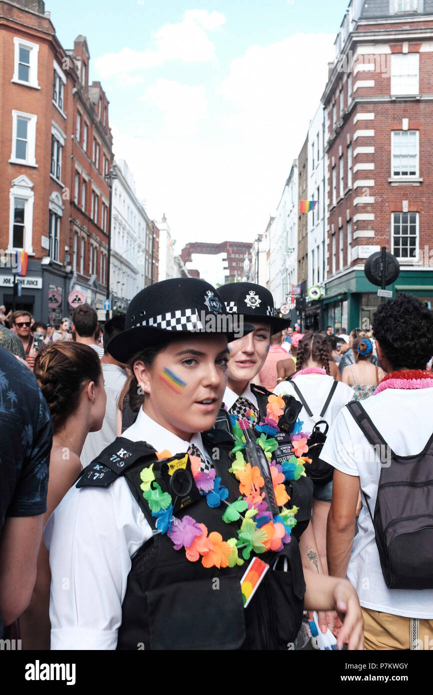 London gay pride police hi-res stock photography and images - Alamy