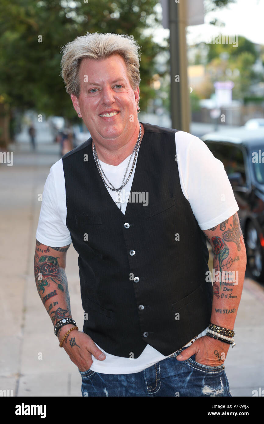 Hollywood, California, USA. 6th July, 2018. Music artists Joe and Angie ...