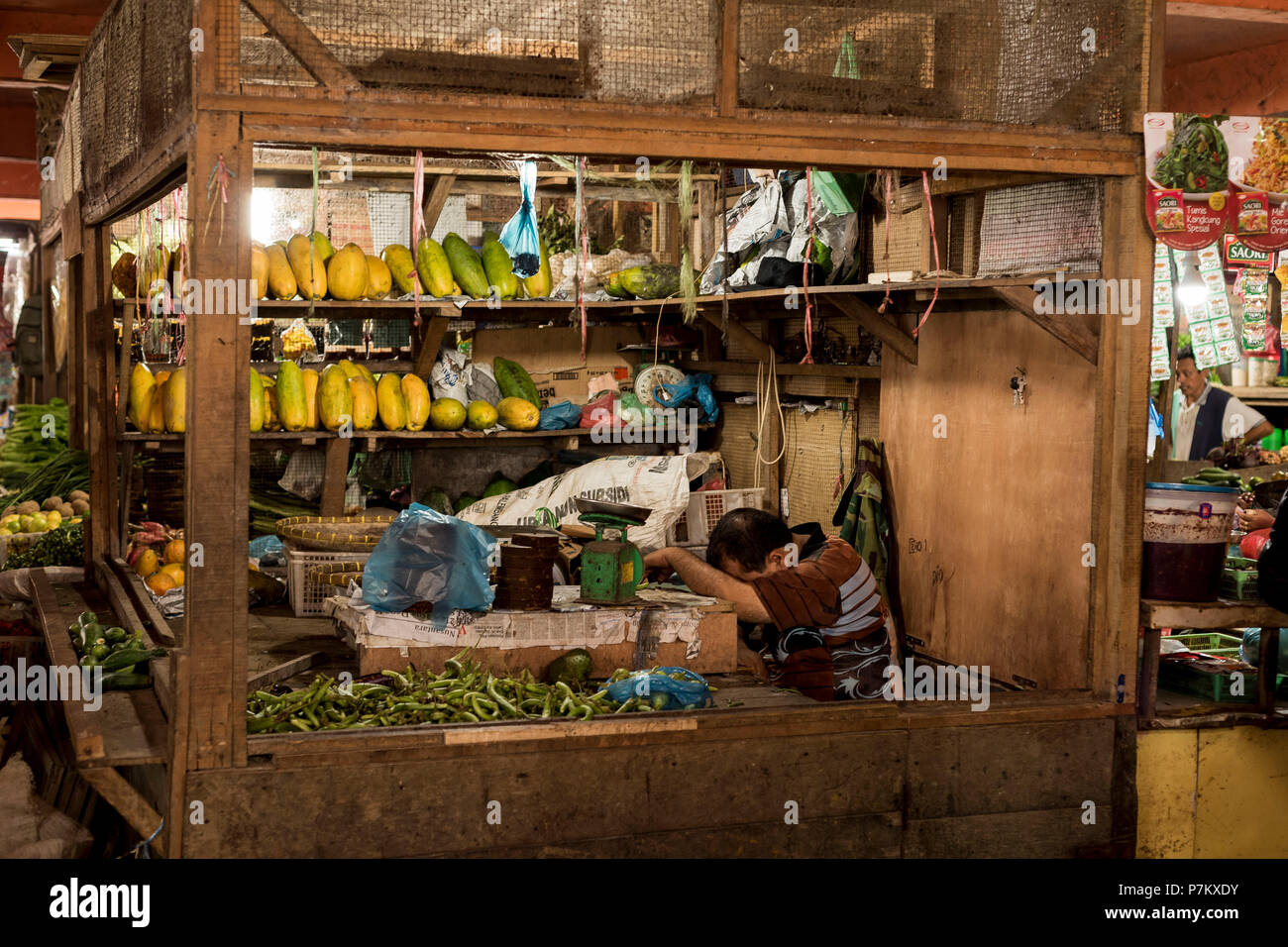Fruit merchant hi-res stock photography and images - Alamy