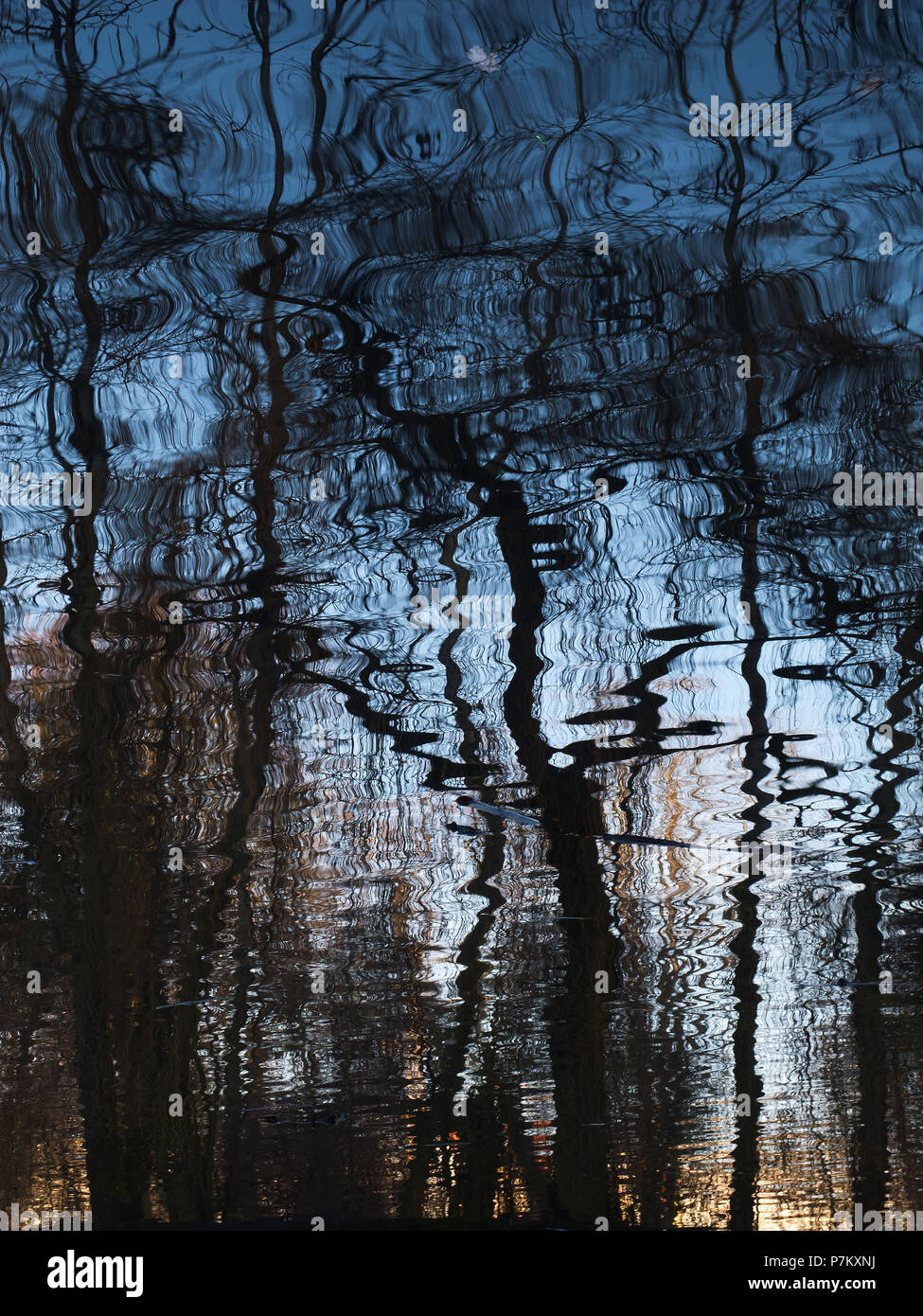 Water reflection lake hi-res stock photography and images - Alamy