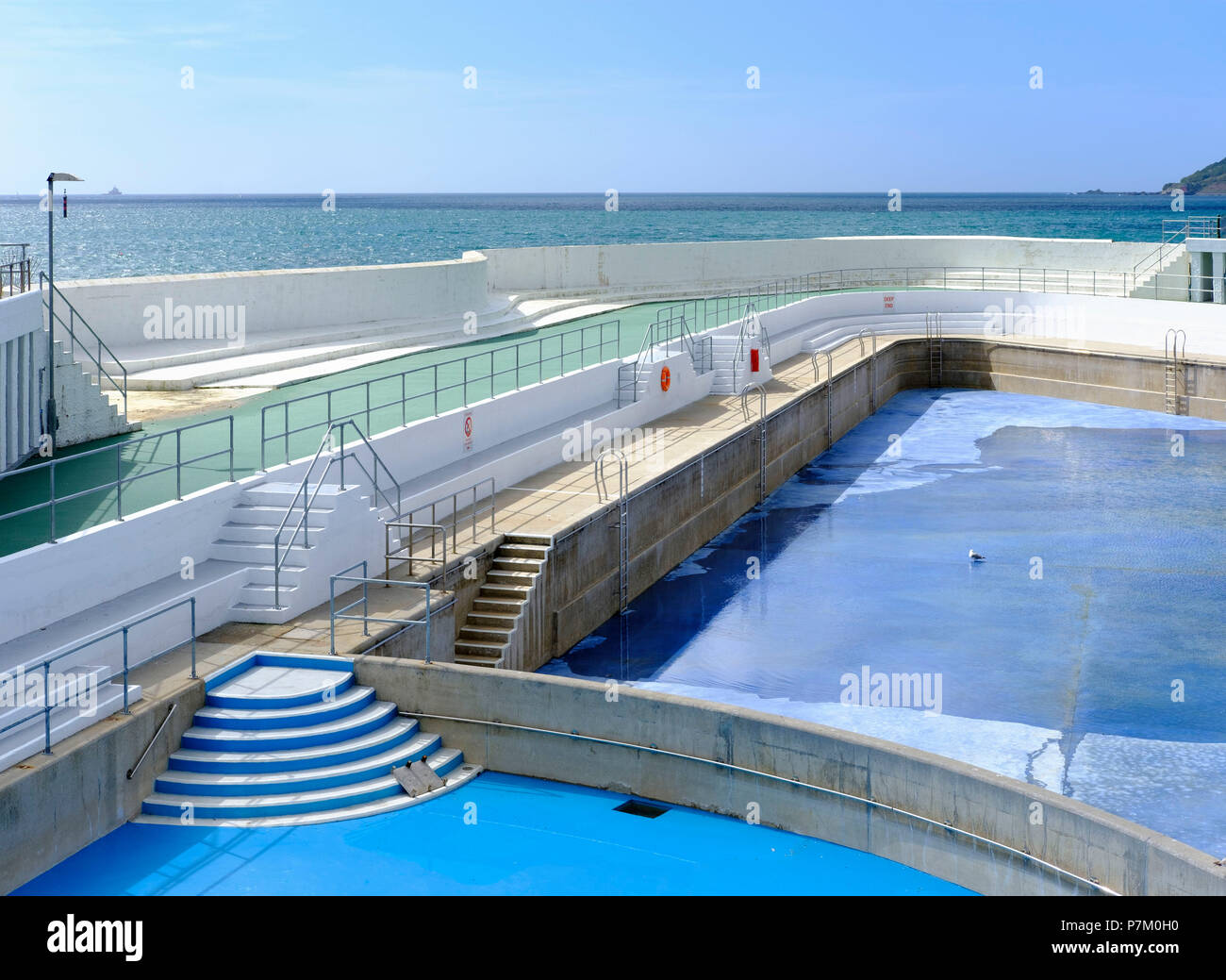 Jubilee pool penzance hi-res stock photography and images - Alamy