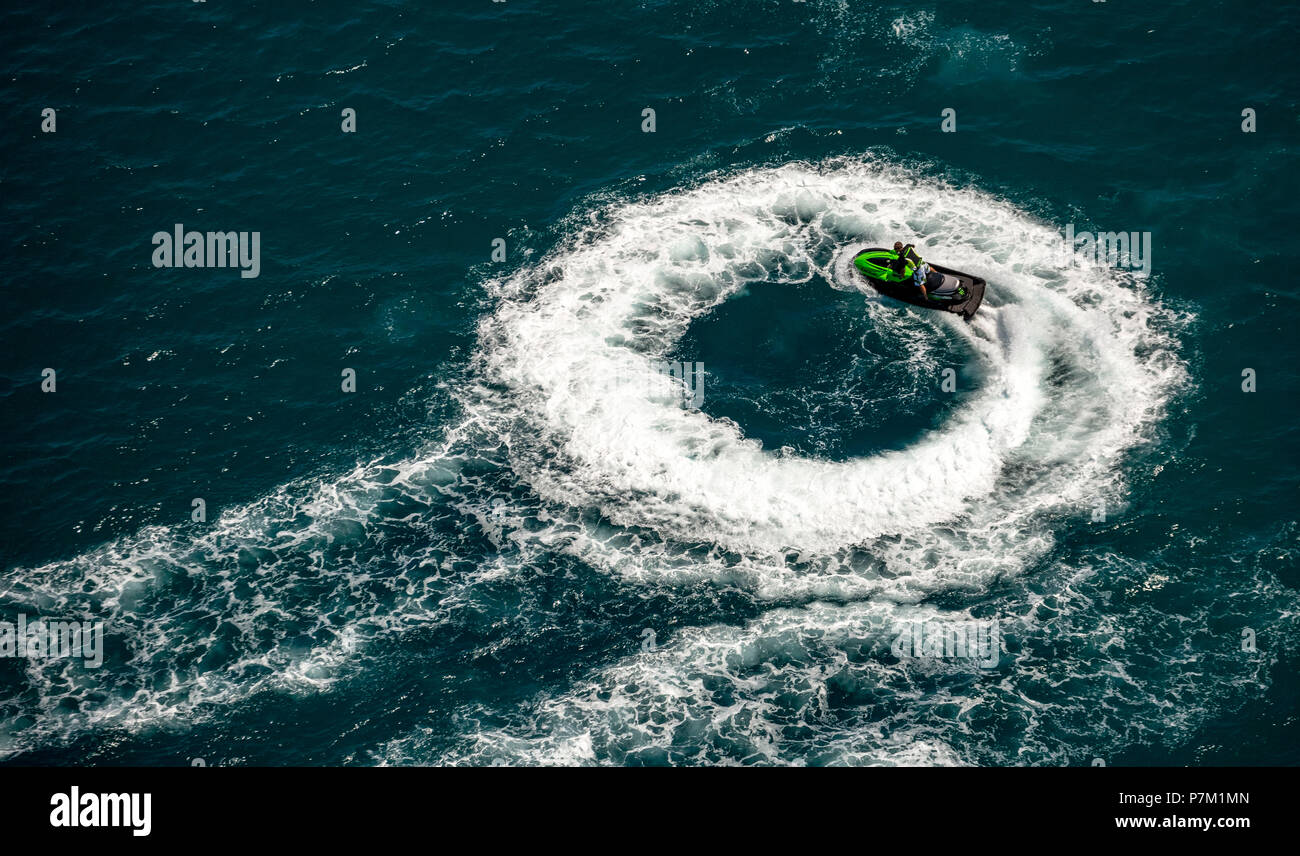 Riding Jet Ski in a circle, circle ride, green Jet Ski, Jet Ski on the ...