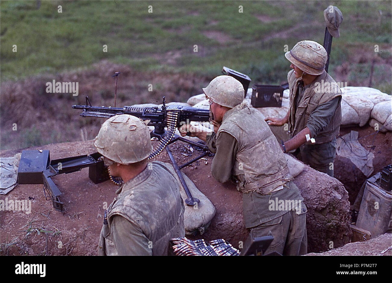 2nd Platoon Company M, 3.9 Marines machine gun team at the Rockpile ...
